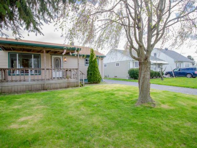 Beautiful 3BR Ranch Home in Point Place! Spacious Kitchen! Har.