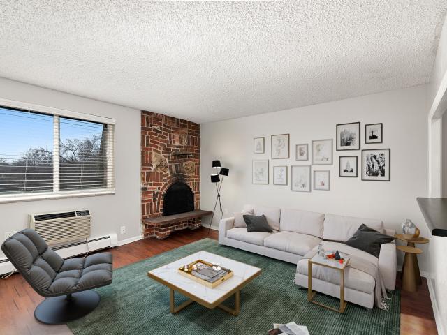 Beautiful 1 bedroom Apartment With Community Rooftop Deck! Ultra High Speed Wi Fi Included!