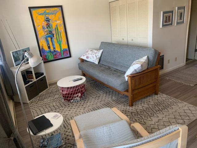 BEAUTIFUL 1 BEDROOM APARTMENT NEAR THE LAKE WALK