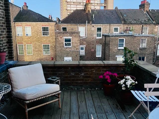 Beautiful 1 Bedroom Flat with Sunny Roof Terrace
