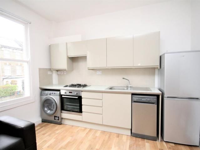 Beautiful 1 bedroom property in holloway!