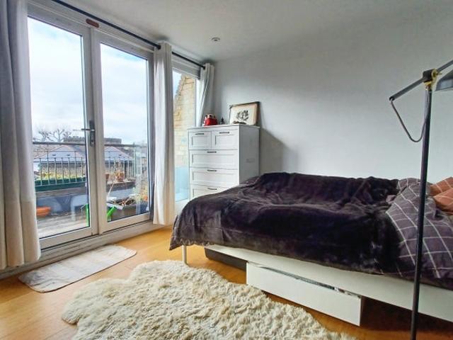 Beautiful 1 bedroom with a terrace in camden!