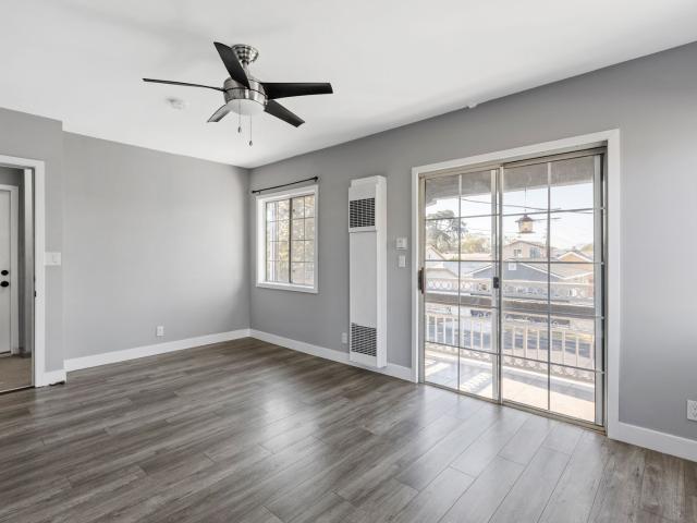Beautiful 1BR 1BA Unit with Attached 1 Car Garage Located Near USC