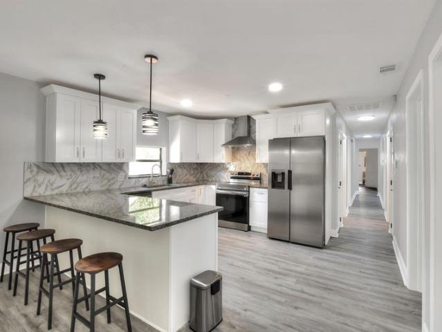 Beautiful 2025 Renovated Stylish Home in Prime La