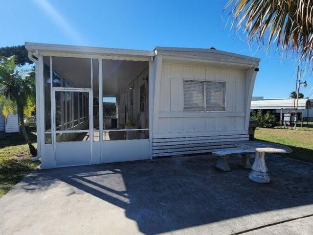 Beautiful 2/1 Mobile Home in West Palm Beach
