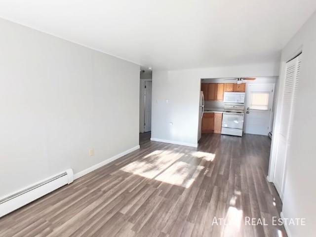 Beautiful 2 bed 1 bath Near UCCS!