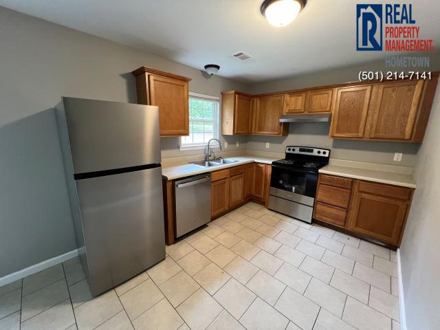 Beautiful 2 Bed 1 Bath Home in Cabot!