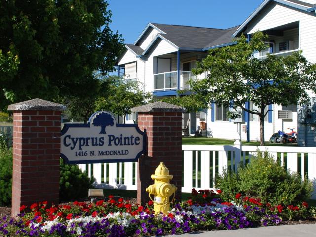 Beautiful 2 Bed 2 Bath Apartment FIRST MONTH FREE!