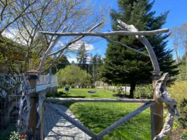 Beautiful 2 bed 2 bath home on camano island 1844 Elhardt St