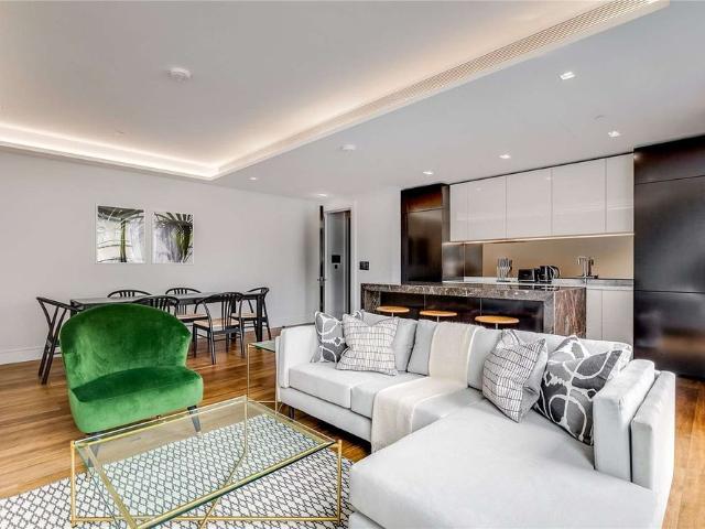 Beautiful 2 bed apartment on the 6th floor of the new and desirable Southbank Place