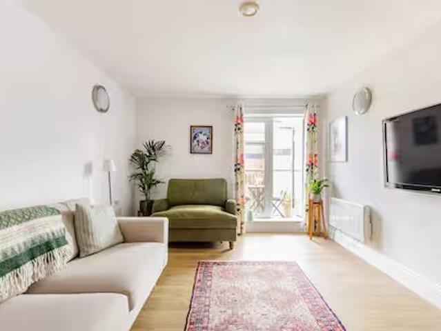 Beautiful 2 Bed Flat, all bills included, balcony