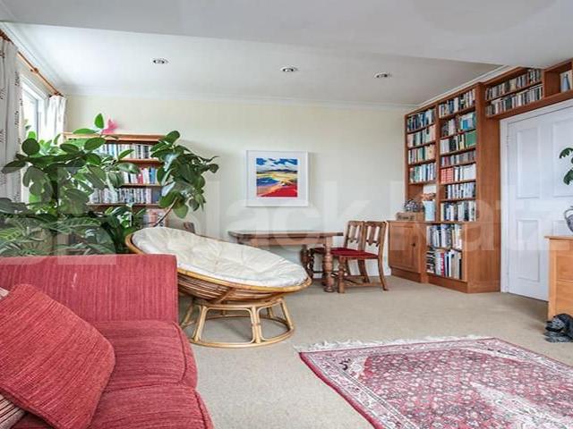 Beautiful 2 bed in a period conversion in the heart or Crouch End