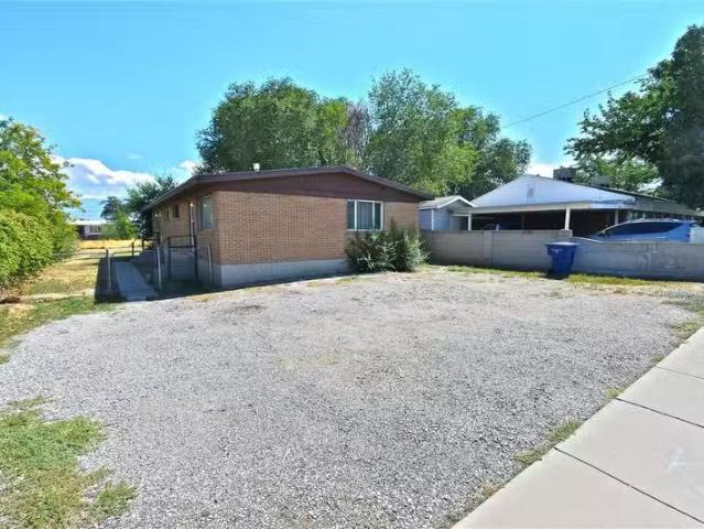 Beautiful 2 Bed Taylorsville Unit! No Deposit Option! 4955 Sw