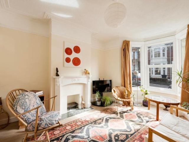 Beautiful 2 Bed Victorian Home in Vibrant Easton