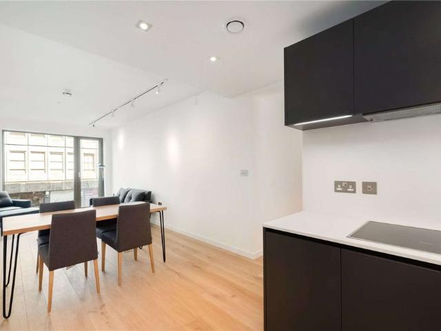 Beautiful 2 bedroom apartment in a stylish boutique development with concierge in the heart of Westminster, just 0.2 miles approx. to St. James Park station