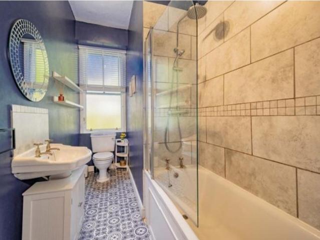 Beautiful 2 Bedroom Flat for 2 3 Female Students