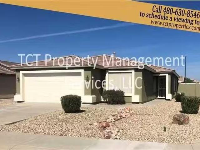 Beautiful 2 Bedroom Home In Gated 55+ Community! 3540 E Glene.