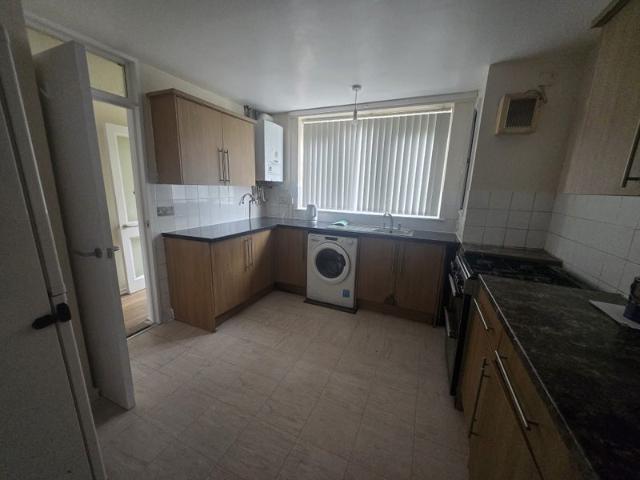 Beautiful 2 bedroom property available immediately