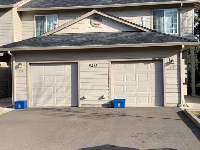 BEAUTIFUL 2 BEDROOM TOWNHOME IN SOUTH SALEM HILLS!