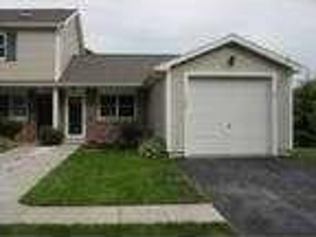 Beautiful 2 bedroom 2 bath home in Sackets Harbor with 1 stall attached garage