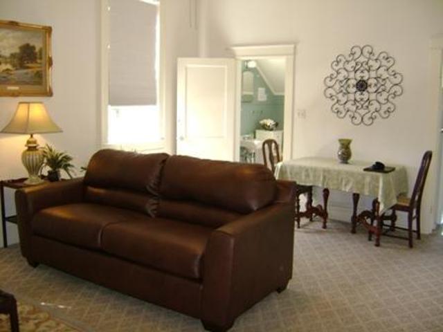 Beautiful 2 BR in quiet safe neighborhood