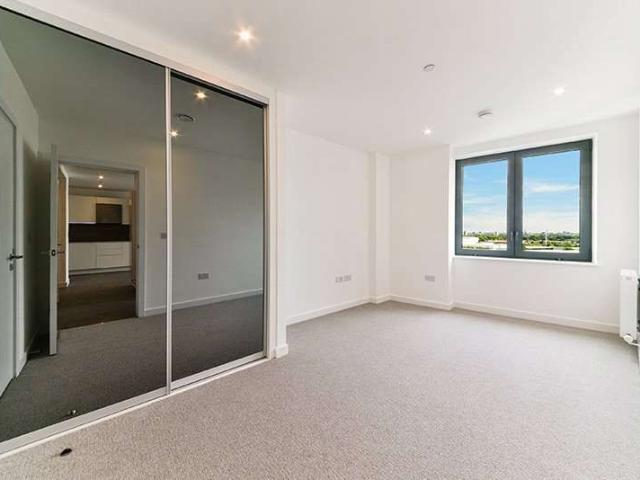 Beautiful 2 double bedroom apartment to rent in this modern development