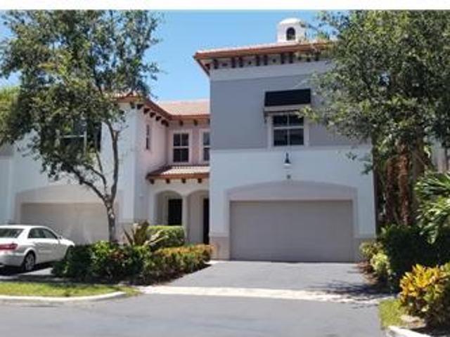 Beautiful 2 Story Townhouse