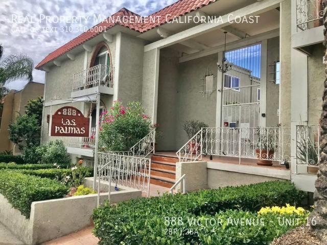 BEAUTIFUL 2 STORY TOWNHOUSE STYLE WITH A/C, WASHER/DRYER, POOL, AND ONE PARKING SPACE