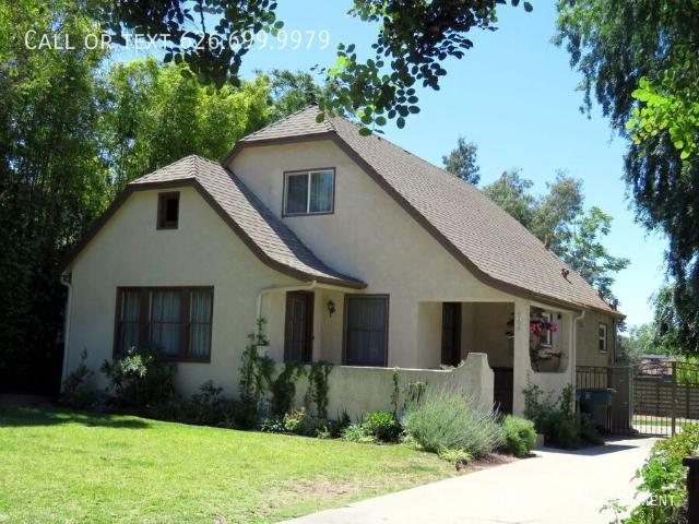 Beautiful 2 Story Dutch Tudor 4 Bedroom/2 Bath