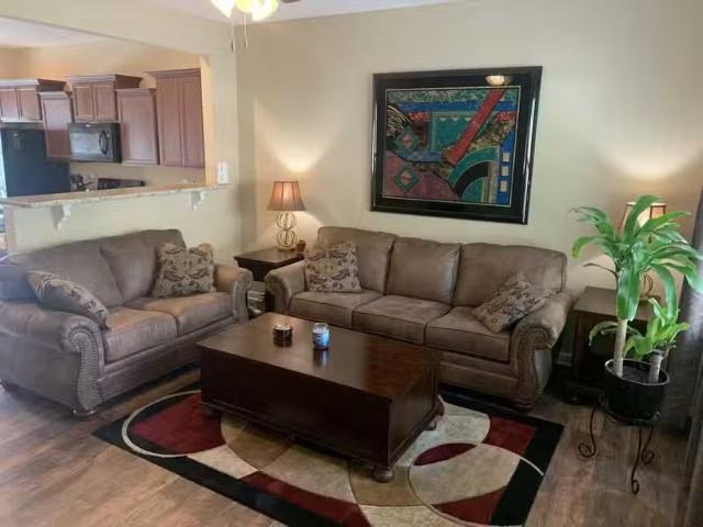 Beautiful 2Bd, 2Ba Townhome! 1750 Sprucedale Dr