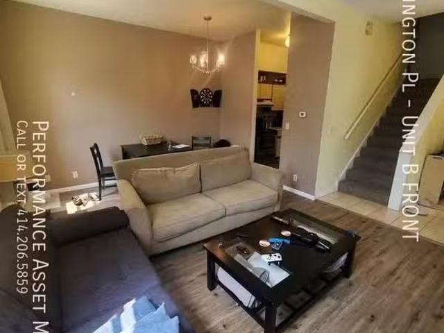 Beautiful 2BED/1.5BATH Multi level Eastside Townhome 1740 N A.