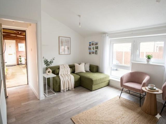 Beautiful 2Bed Flat in UB8 Next to Shopping Centre