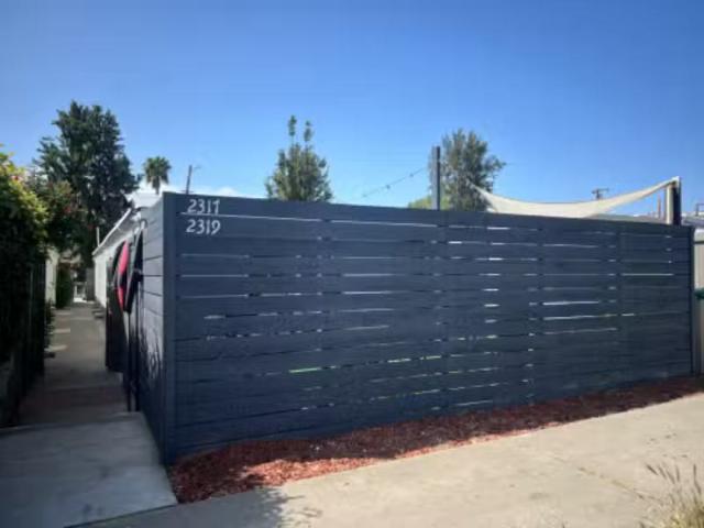 Beautiful 3/2 house by Beach/Bay Yrd, Ldry, Prkg move in 5/31/.