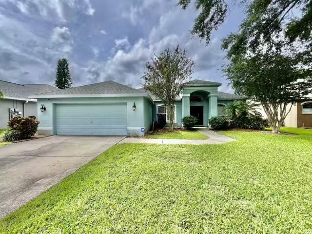 Beautiful 4/3 pool home in Valrico! 2848 Duncan Tree Cir