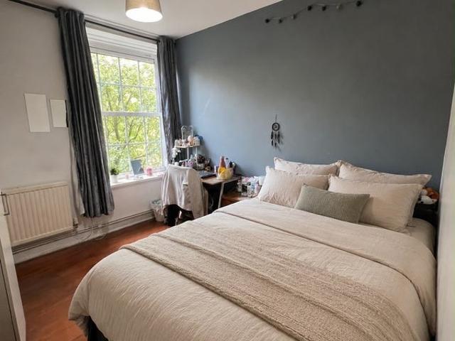 Beautiful 4 bed with Living Room in Clapham