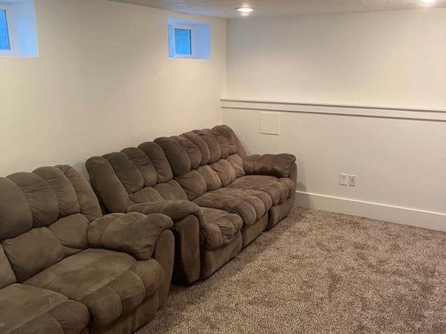Beautiful 4 Bedroom Home Near the Freeway
