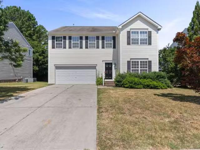 Beautiful 4 Bedroom property with backyard for Rent in Wake Fo.