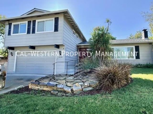 Beautiful 4 Bedroom 2.5 Bath Home in Montevideo Community