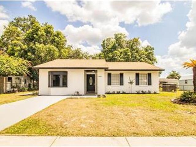 Beautiful 4 Bedroom, 2 Bathroom home