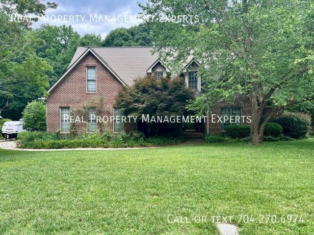 Beautiful 4BR/3BA home in Charlotte!