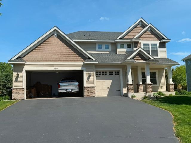 Beautiful 5 Bedroom Home for Immediate Rent in Lakeville!
