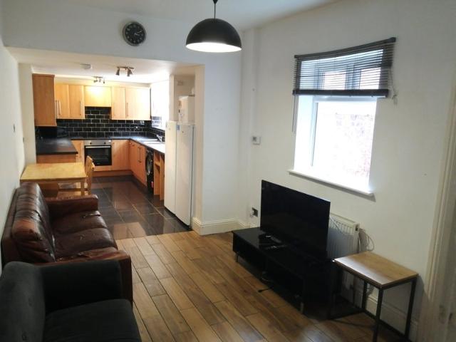 Beautiful 6 Bed Houseshare