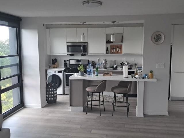 Beautiful 8th‑Floor Room w/ Private Bath