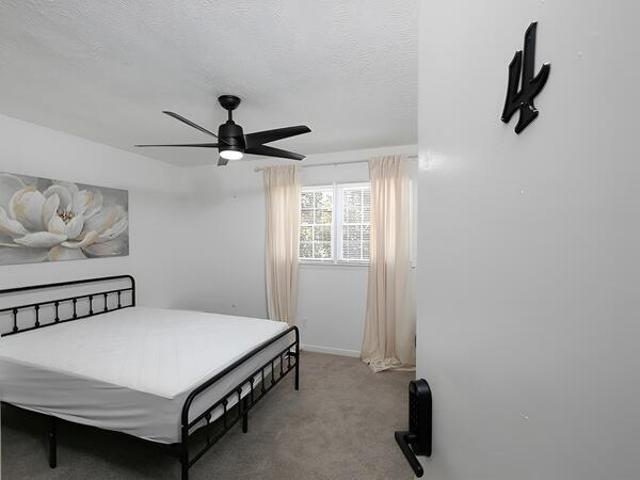 Beautiful & cozy Morrow House with Backyard
