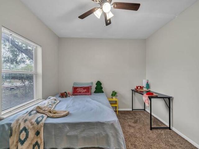 Beautiful & Comfortable & Clean North Houston House close to MetroMultiple Bus Stops Nearby