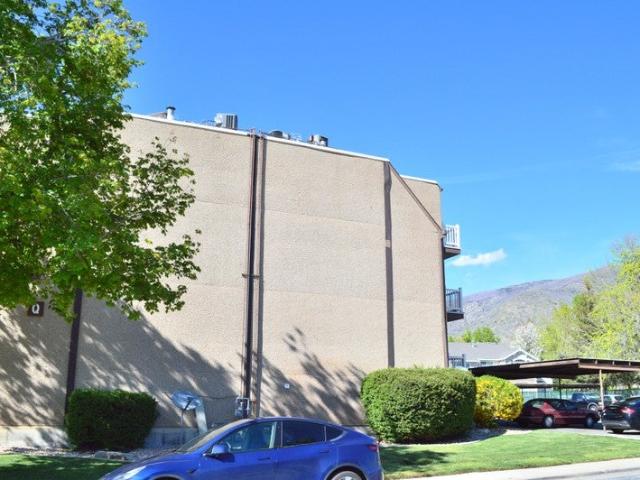 Beautiful Condo in Prime Centerville Location!