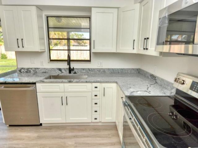 Beautiful Cape Cod style home Room Rental