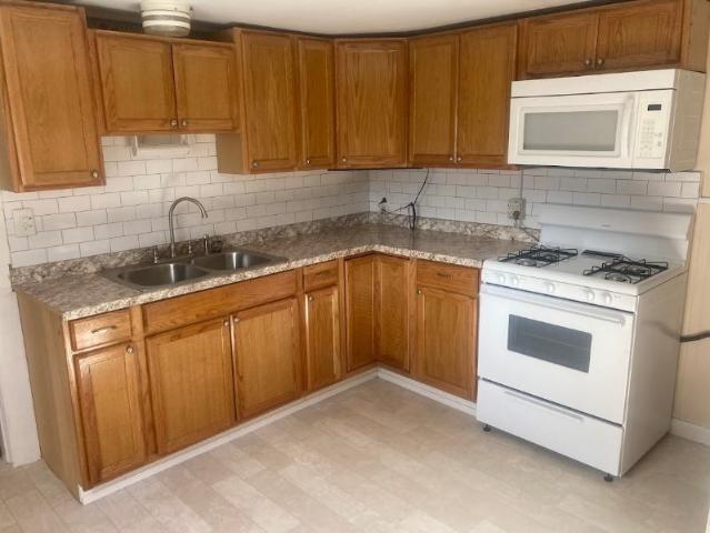 Beautiful Centrally Located 1bdba apt in the Heart