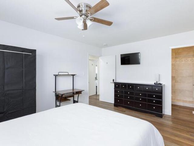 Beautiful, centrally located and close to everything home for your comfort!