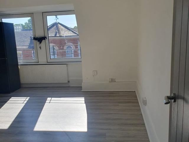 Beautiful Clean 1 bed room flat to rent Norwood